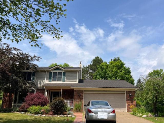 Buckminster Dr