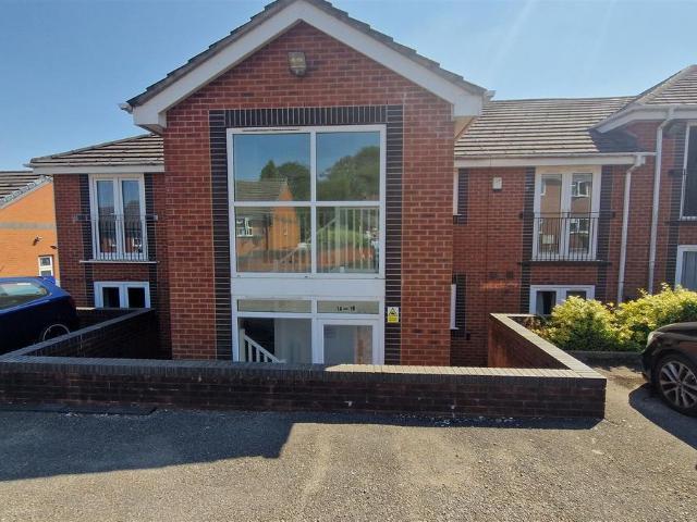 Bucknall Old Road, Stoke On Trent ST1, 2 bed flat to rent, £750 pcm | PrimeLocation