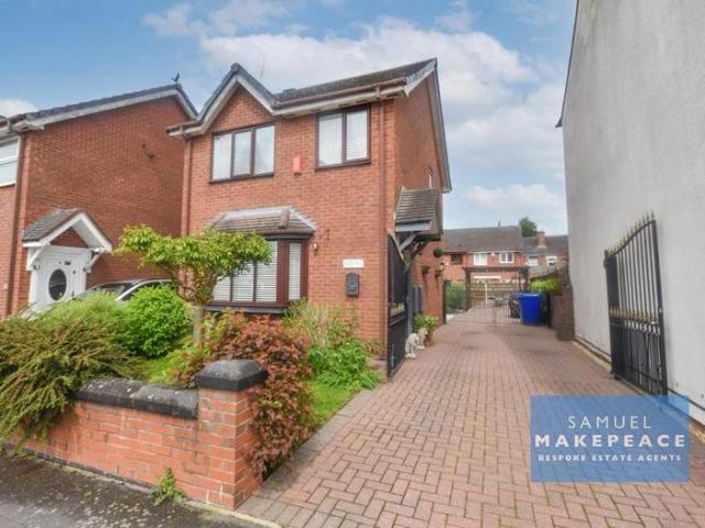 Bucknall, Staffordshire ST2 3 bed detached house for sale £1.