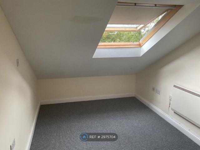 Bucknalls Court, Watford WD25, 1 bed flat to rent, £950 pcm | PrimeLocation