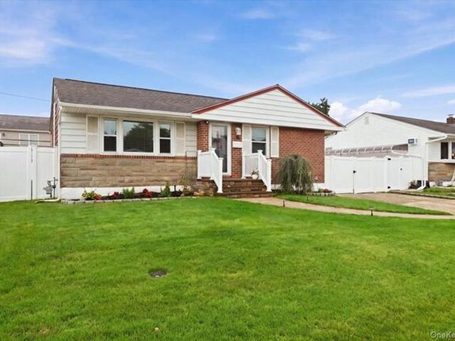 Buckner Ave, Hicksville, Home For Sale