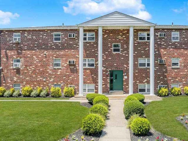 Bucks Crossings 2 Bedroom Apartment for Rent at 3110 Knights Rd, Bensalem, PA 19020
