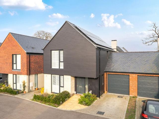 Buckthorn Grove, Cranleigh GU6, 3 bed link detached house to rent, £2,250 pcm | PrimeLocation