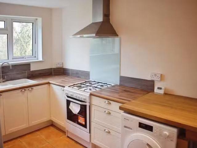 Budebury Road, Staines upon Thames, Surrey, TW18 2BB