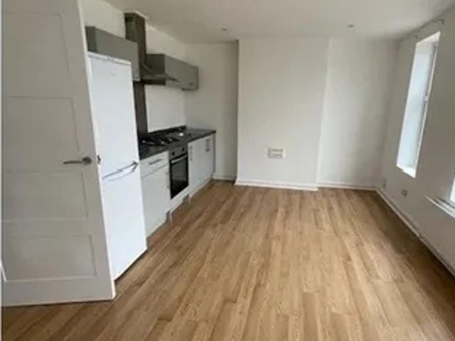 Budgens, Upper Elmers End Road, Bromley, BR3 3DA, United Kingdom | 1 bed apartment for rent #167249114 | Rentberry