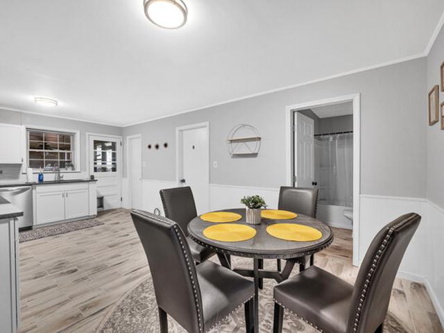 Budget Friendly Room Near Airport – All Inclusive in Belmont