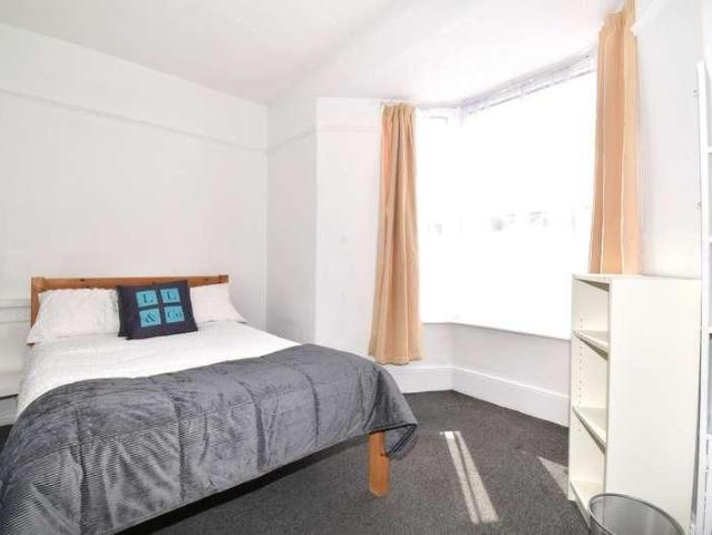 Budock Terrace, Falmouth, TR11