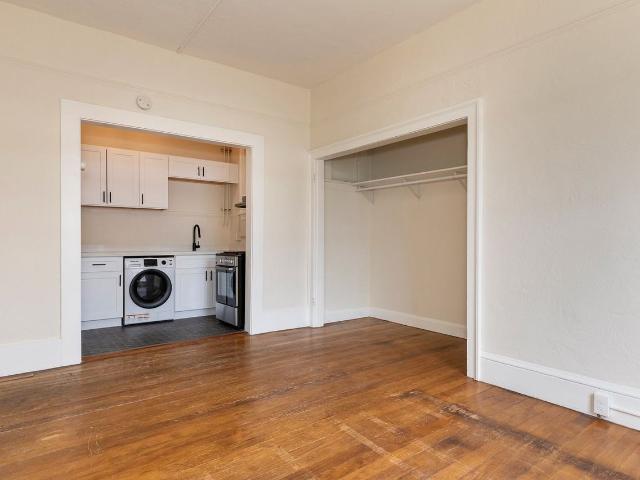 Buena Vista 1 Bedroom Apartment for Rent at 1633 Boylston Ave, Seattle, WA 98122 Broadway