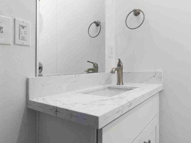 Buena Vista Studio Apartment for Rent at 1633 Boylston Ave, Seattle, WA 98122 Broadway