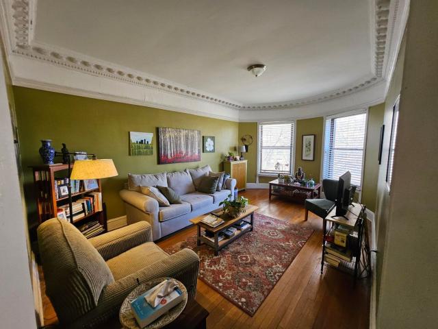 Buena Park 1 Bed / 1 Bath – TOP FLOOR / FREE HEAT! – Available June 5th!