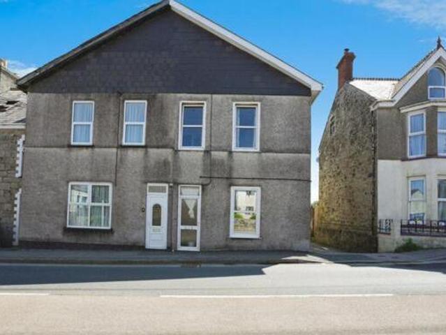 Bugle, Fore Street, St. Austell, 2 Bedroom End