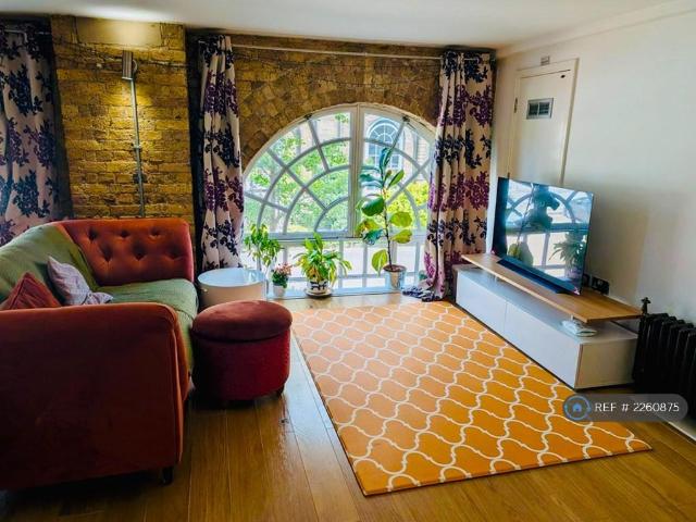 Building, London, SE18 2 bed flat to rent £2,300 pcm £531 pw