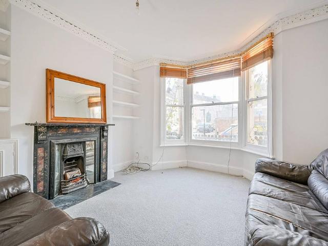Bulwer Street, Shepherd's Bush. 4 bed terraced house to rent £4,000 pcm £923 pw
