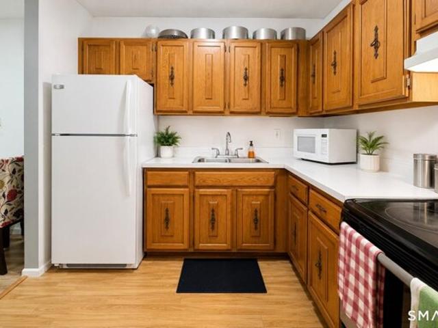 Bull Hill Ln Apt S, West Haven, Condo For Sale