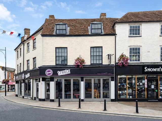 Bull Lane, High Wycombe HP11, 6 bed flat to rent, £758 pppm | PrimeLocation