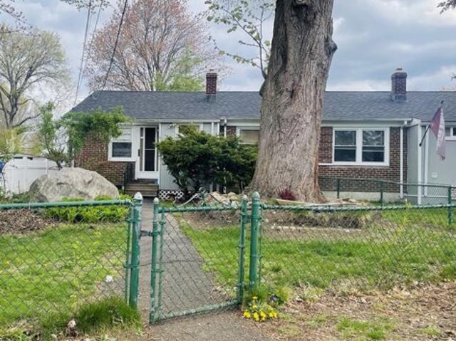 Bullard Ct, Stratford, Condo For Sale