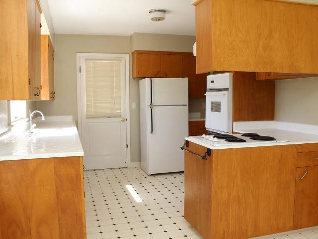 bulld01 2 Bedroom Apartment for Rent at 8025 Sw Northvale Way, Raleigh Hills, OR 97225 Raleigh Hills