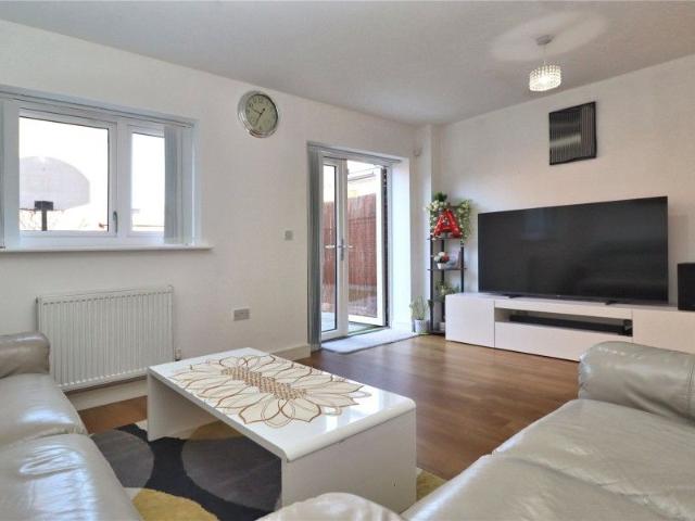 Bullock Crescent, Woking 3 bedrooms Property for lettings Seymours