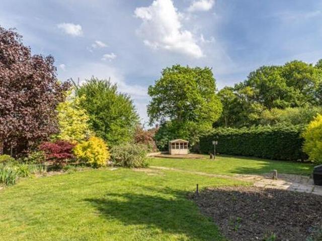 Bulls Bushes, Hook, 5 Bedroom Detached