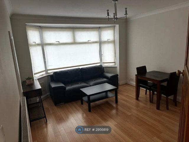 Bulstrode Avenue, Hounslow TW3, 1 bed flat to rent, £1,600 pcm | PrimeLocation