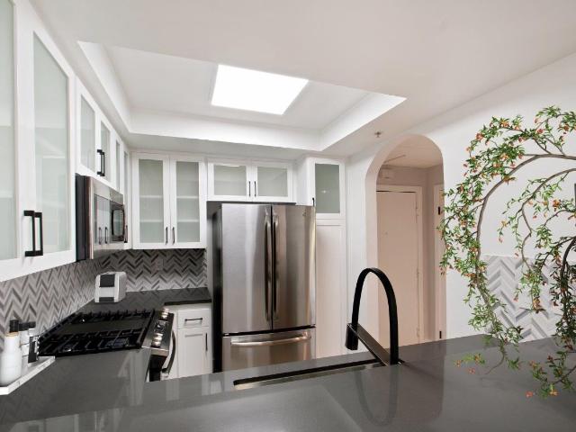 Burton 1 Bedroom Apartment for Rent at 8665 Burton Way, Los Angeles, CA 90048 Mid City West