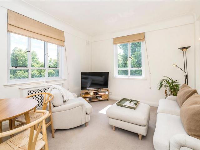 Burton Court, London SW3 2 bed flat to rent £3,792 pcm £875 pw