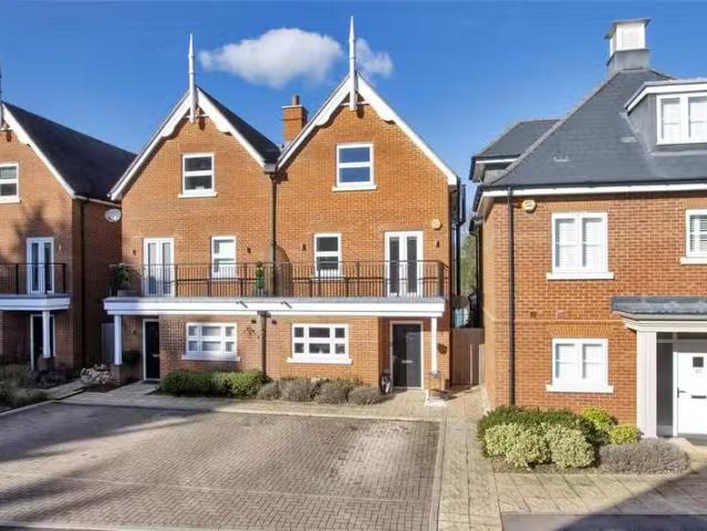 Burton Avenue, Leigh, Tonbridge. 5 bed semi detached house to.