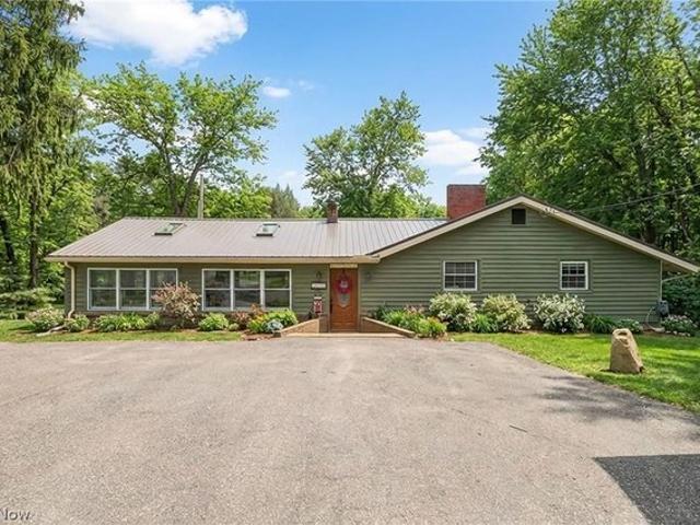 15720 Jug Rd, Burton, OH 44021