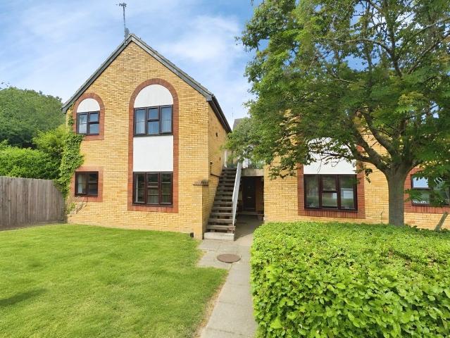 Burton Place, Springfield, Chelmsford CM2, Studio to rent, £900 pcm | PrimeLocation