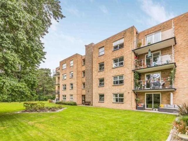 Burton Road, Branksome Park, 2 Bedroom Flat