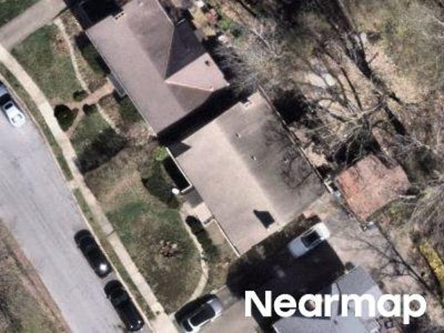 Burton Woods Ln