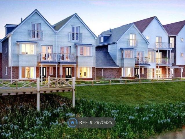 Burtonshaw Court, Snodland ME6, 2 bed flat to rent, £1,350 pcm | PrimeLocation