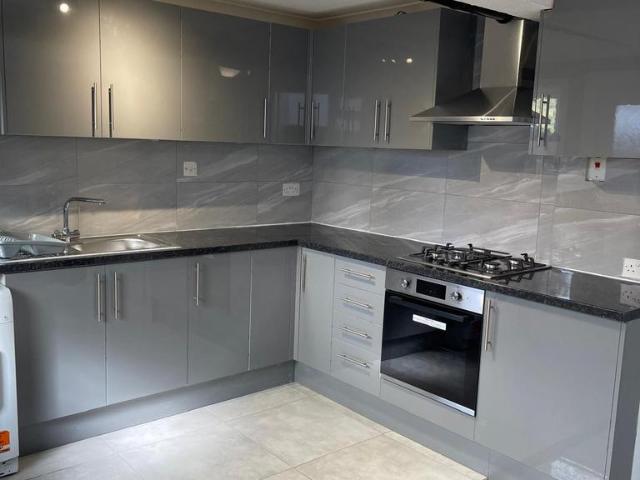 Burwash Road, London, SE18 3 bed block of apartments to rent £2,600 pcm £600 pw