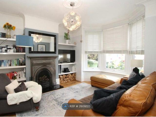Burwash Road, London SE18, Room to rent, £875 pcm | PrimeLocation