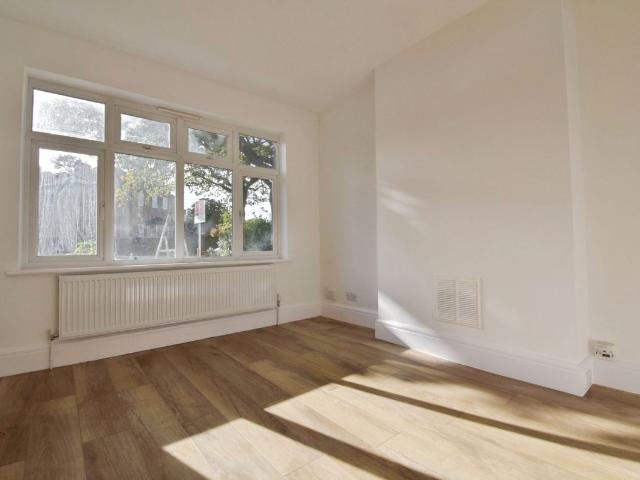 Burwood Avenue, Hayes, Bromley BR2, 2 bed maisonette to rent, £1,850 pcm | PrimeLocation