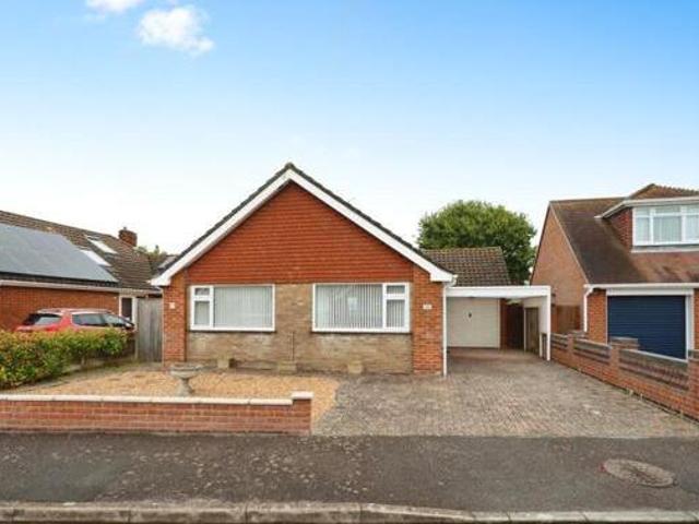 Burwood Grove, Hayling Island, 2 Bedroom Bungalow