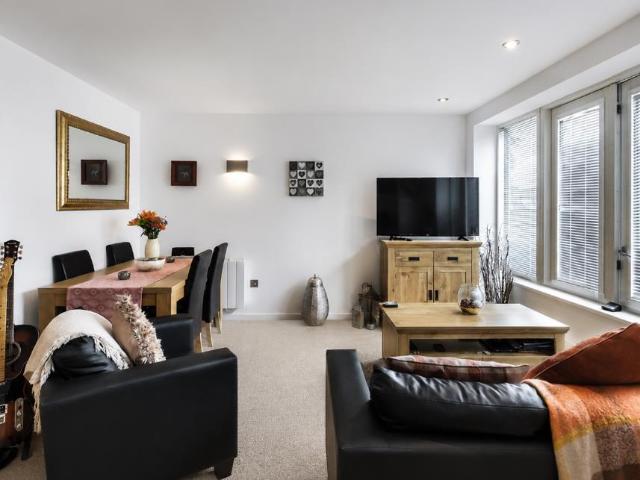 Burwood Place, London W2 2 bed apartment to rent £3,207 pcm £740 pw