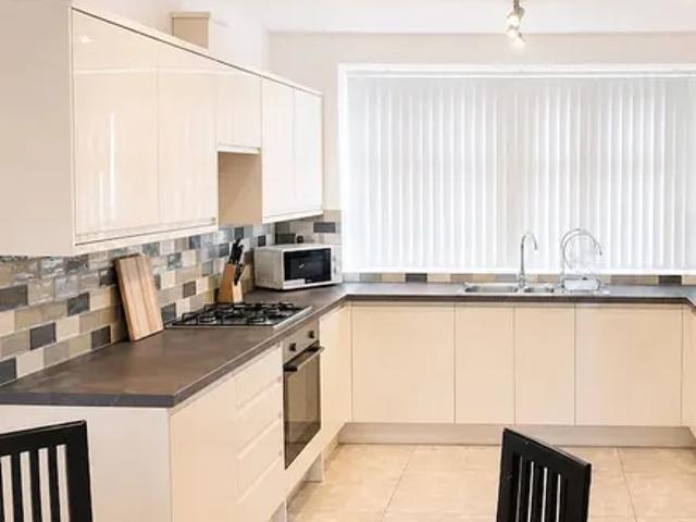 Bury, M25 9NT, United Kingdom | 2 bed apartment for rent #165025888 | Rentberry