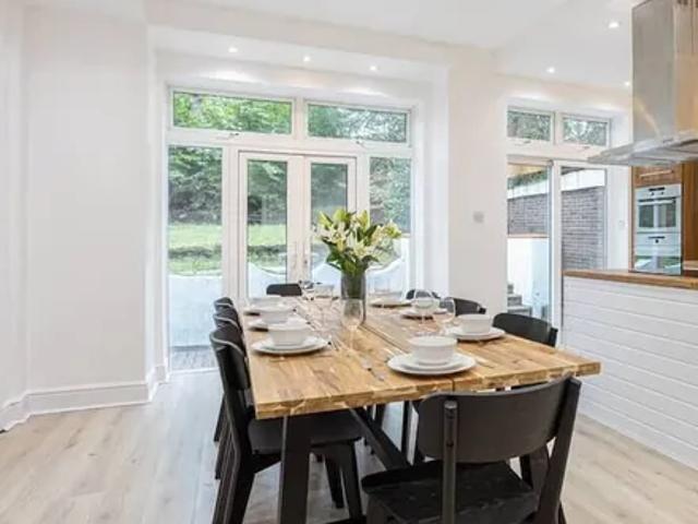 Bury, M25 0ER, United Kingdom | 4 bed house for rent #97318770 | Rentberry