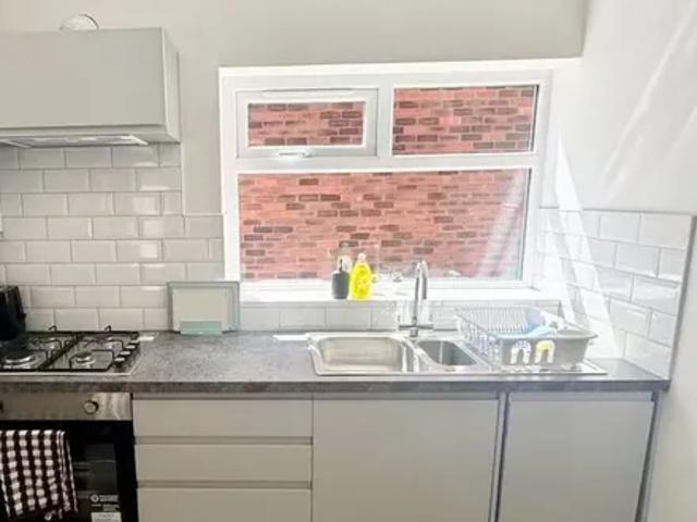 Bury, M25 0JH, United Kingdom | 4 bed house for rent #165032859 | Rentberry