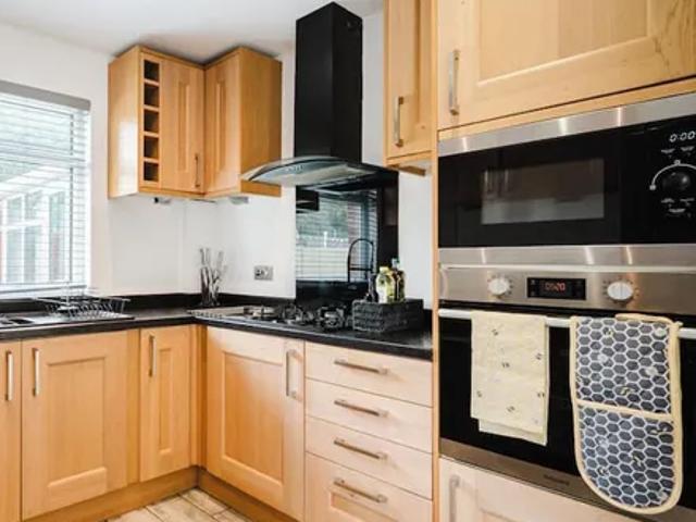 Bury, M25 2QH, United Kingdom | 3 bed duplex for rent #154376193 | Rentberry