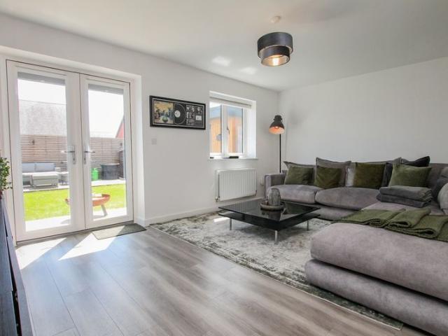 Bury Farm Road, Whiteley, Fareham