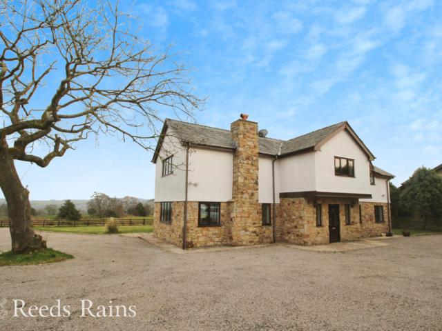 Bury Lane, Chorley PR6 4 bed detached house to rent £2,900 pcm £669 pw