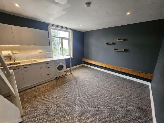 Bury Road, Bolton BL2, 1 bed flat to rent, £695 pcm | PrimeLocation