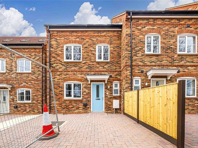 Bury Road, Hemel Hempstead, Hertfordshire HP1, 4 bed semi detached house to rent, £2,200 pcm | PrimeLocation
