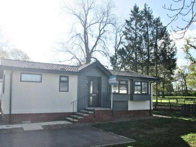 Bury St. Edmunds, Suffolk, 2 Bedroom Park