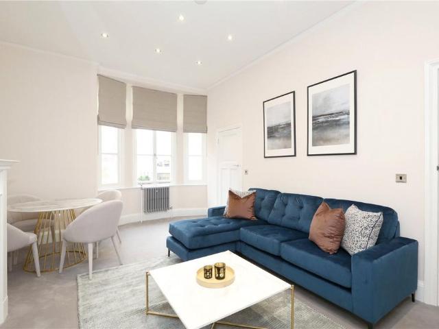 Bury Street, St James's, London, SW1Y 1 bed property to rent £3,550 pcm £819 pw