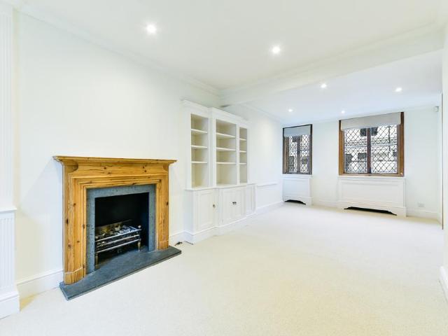 Bury Walk, SW3 3 bed house to rent £8,500 pcm £1,962 pw