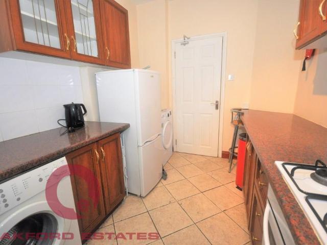 Burbage Close, Borough, London SE1 3 bed flat to rent £2,817 pcm £650 pw