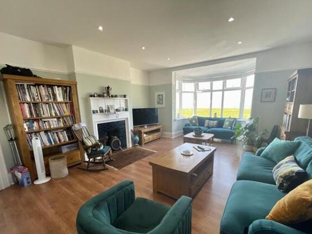 Burbo Bank Road North, Crosby, 4 Bedroom Flat